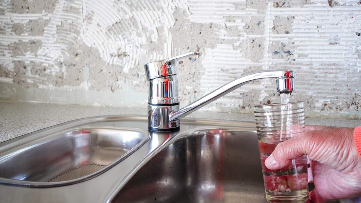 Hotel weigert gratis kraanwater: wat mag in Italië? | De Telegraaf