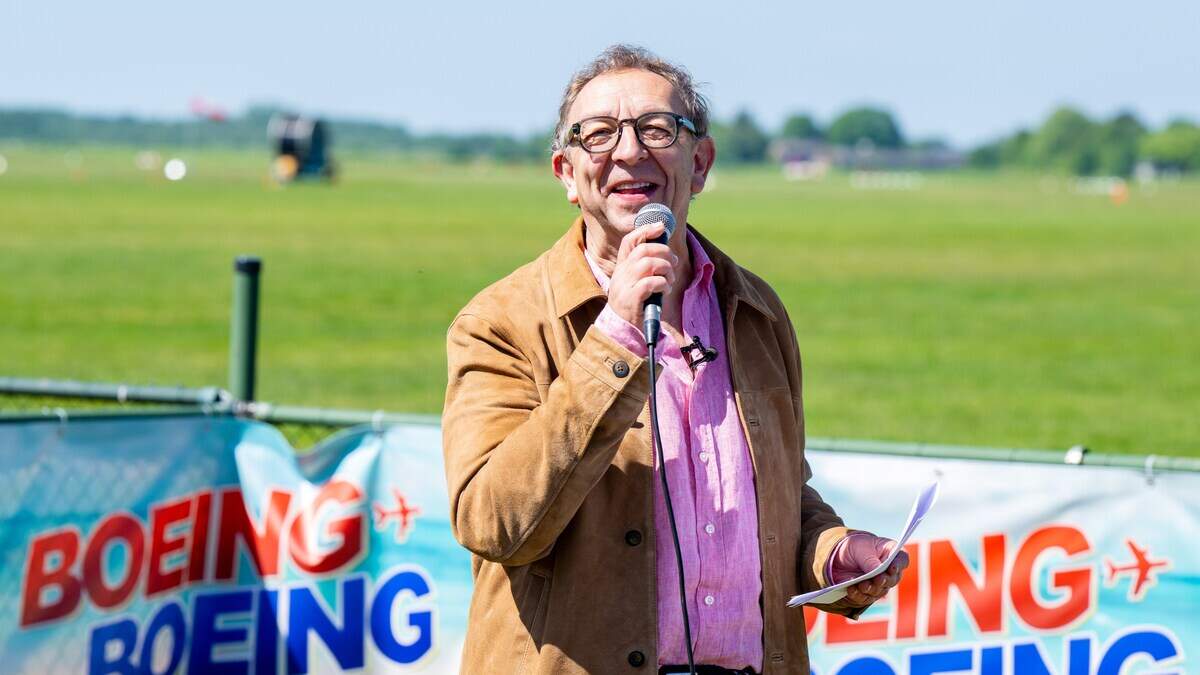 Jon van Eerd geeft theaterklassieker Boeing Boeing moderne twist ...