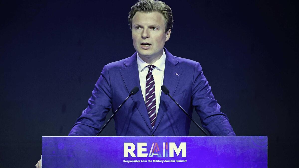 Brekelmans: NAVO moet Russische drones in luchtruim neerhalen | De ...