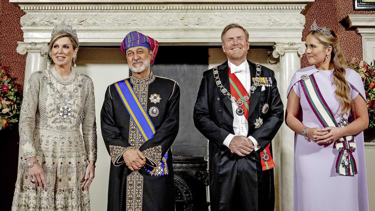Máxima en Amalia stelen de show tijdens staatsbanket met de Sultan van ...
