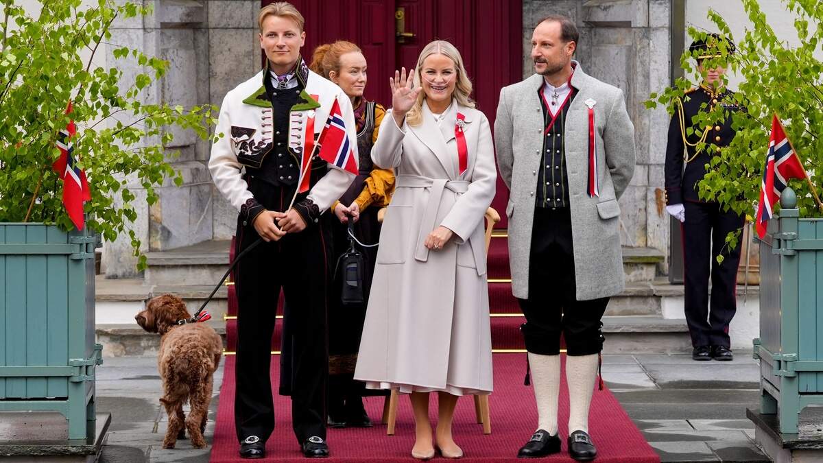 Noorse prinsen bezoeken Marius Borg Høiby in gevangenis Oslo | De Telegraaf