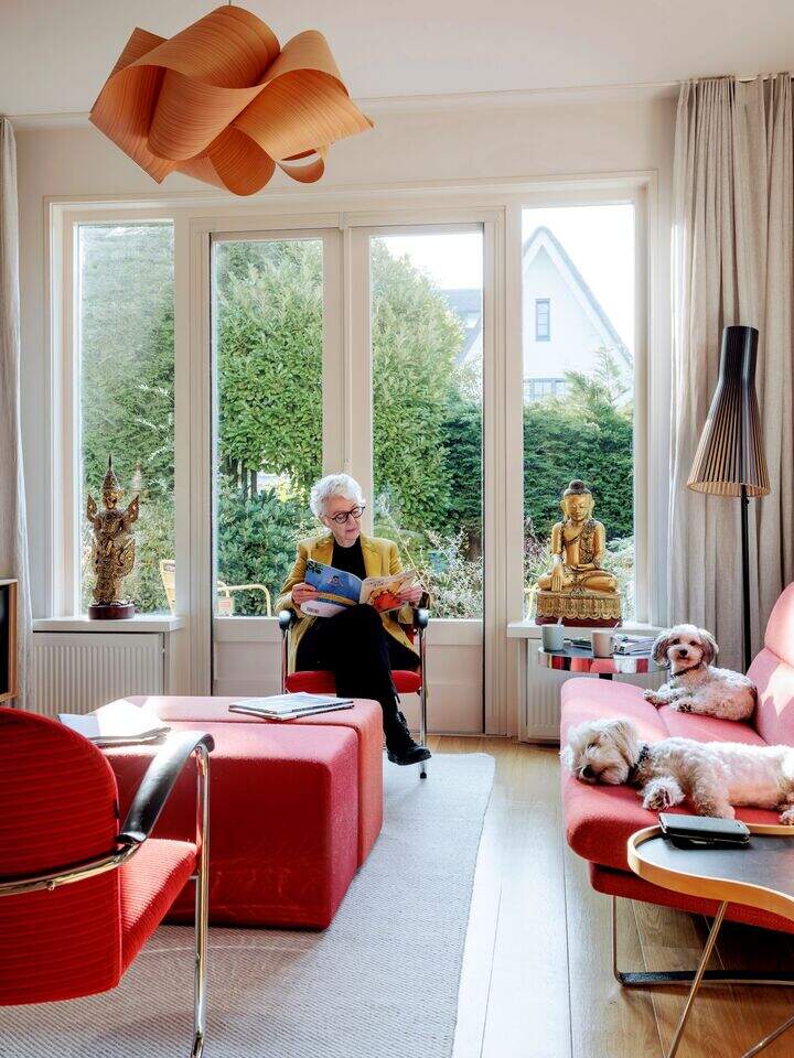 Schrijfster Carry Slee (76): ’Onze kinderen werden uitgehoord door ...