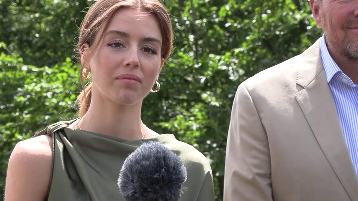 Máxima grijpt in na vraag aan Alexia over Antoon | De Telegraaf