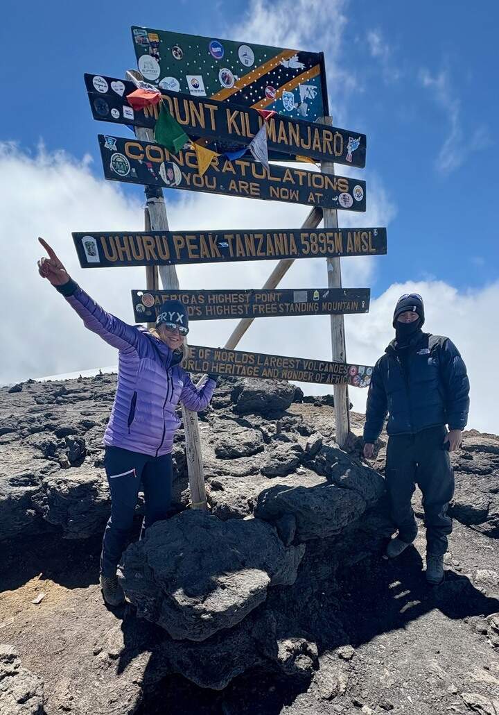 Esther (51) beklom met haar zoon (22) de Kilimanjaro en maakte zich ...