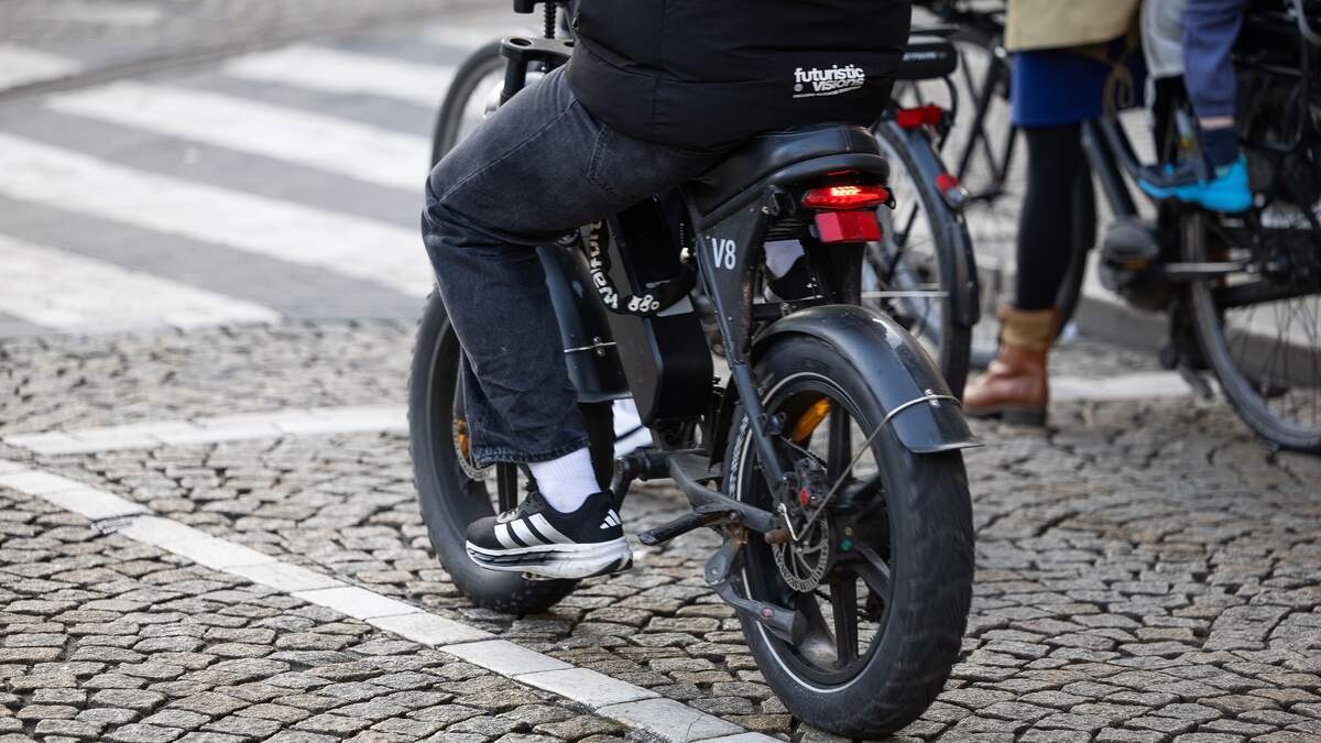 Jongen (12) ernstig gewond na ongeluk met fatbike in Dordrecht | De ...