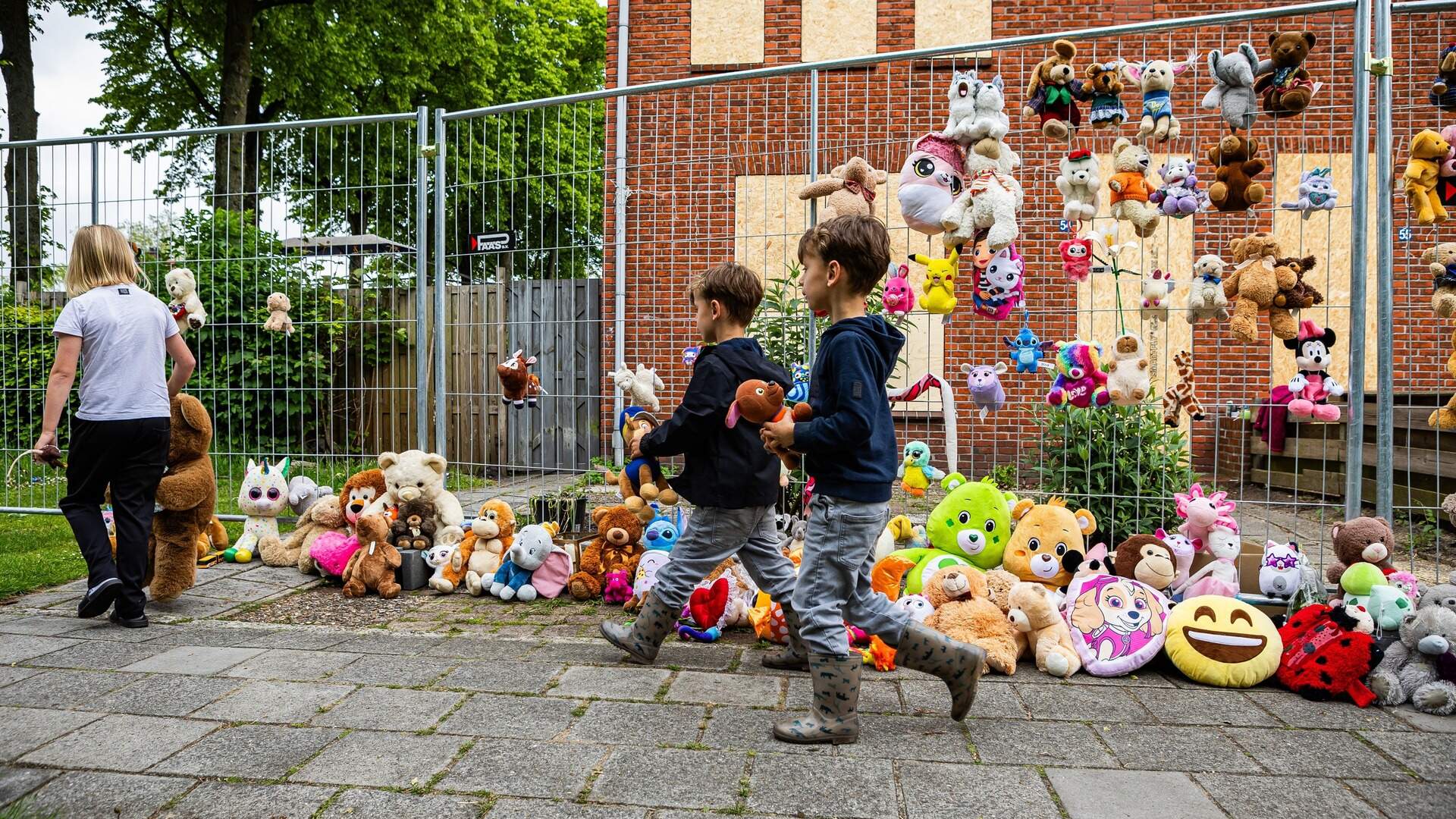 Verdachten kindermishandeling Stadskanaal 90 dagen langer vast | De ...