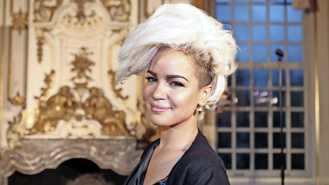 Zangeres Eva Simons moeder geworden van eerste kind | De Telegraaf