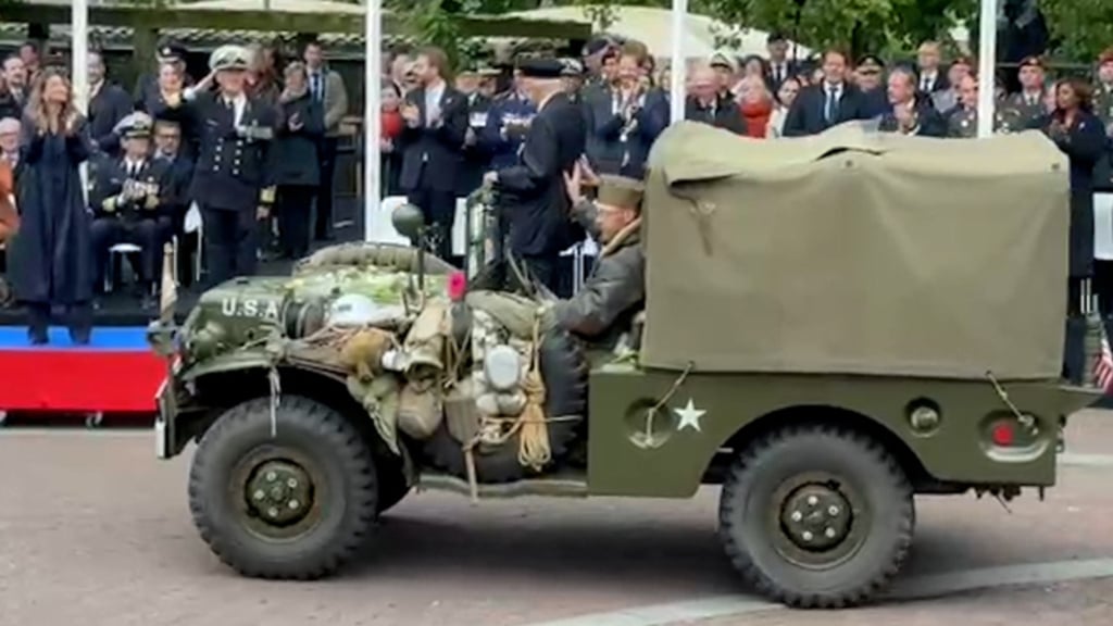 Bevrijdingsdefilé in Wageningen in volle gang: veel publiek langs de ...