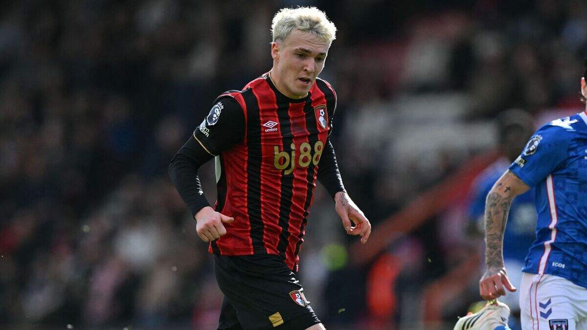 Bournemouth zet Alex Jimenez uit de selectie: club onderzoekt seksueel ...