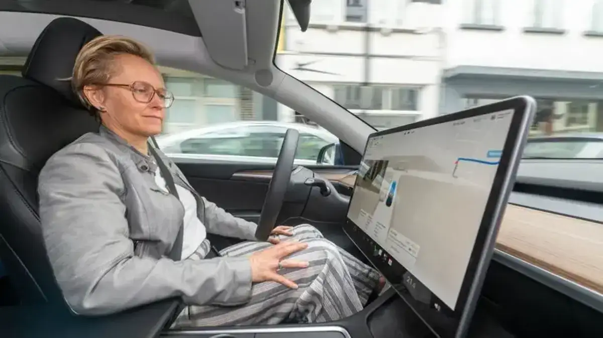 Veel Nederlanders zien niks in zelfrijdende auto, ook experts zijn ...