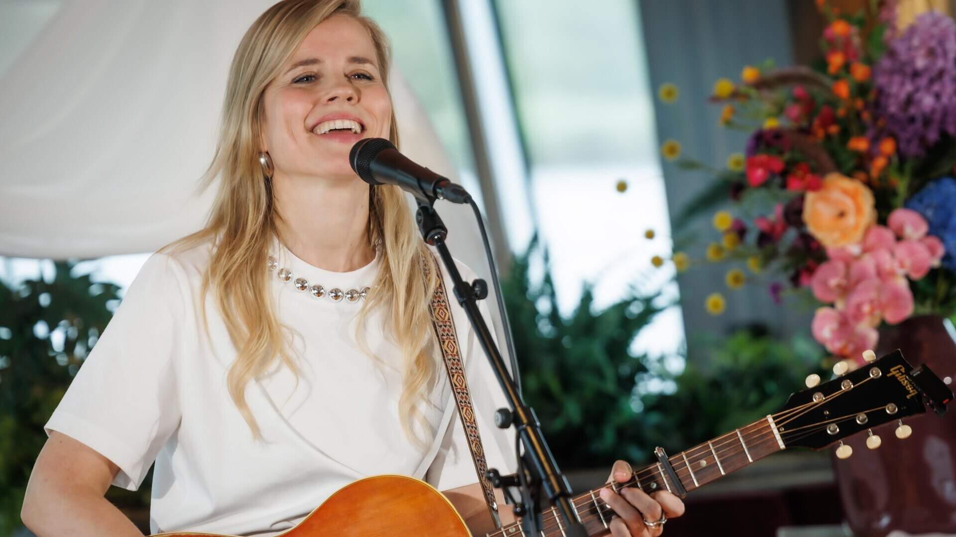 Ilse DeLange over lastige band met moeder en moeilijke periode | De ...