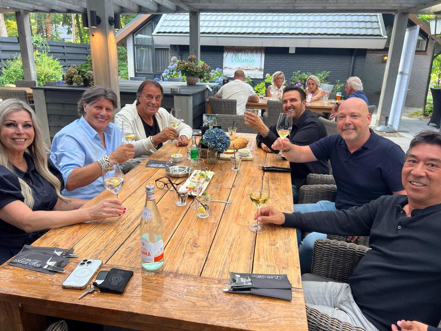 Volkszanger Mick Harren (58) en Kim (28) verwachten baby: ’Natuurlijk ...
