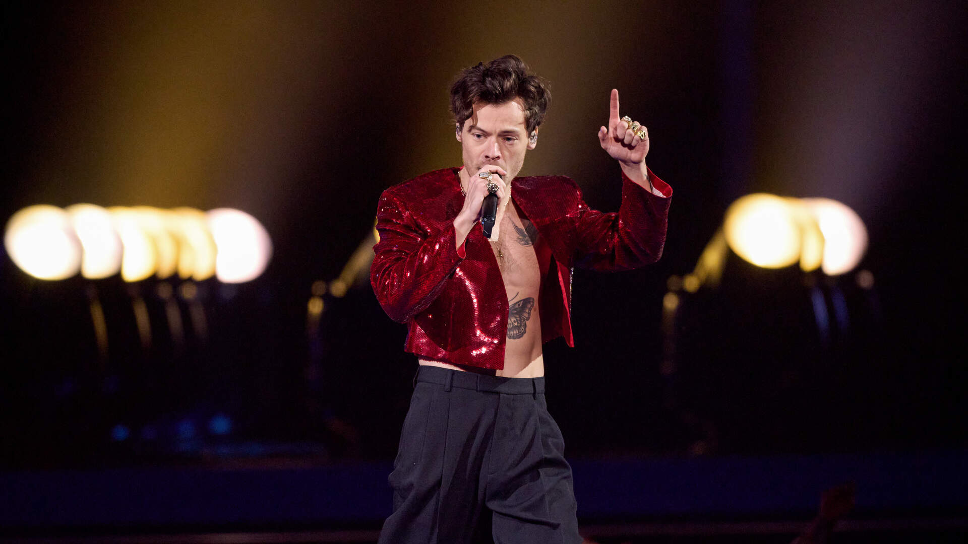 Harry Styles gaat weer op wereldtournee, zes shows in Nederland | De ...