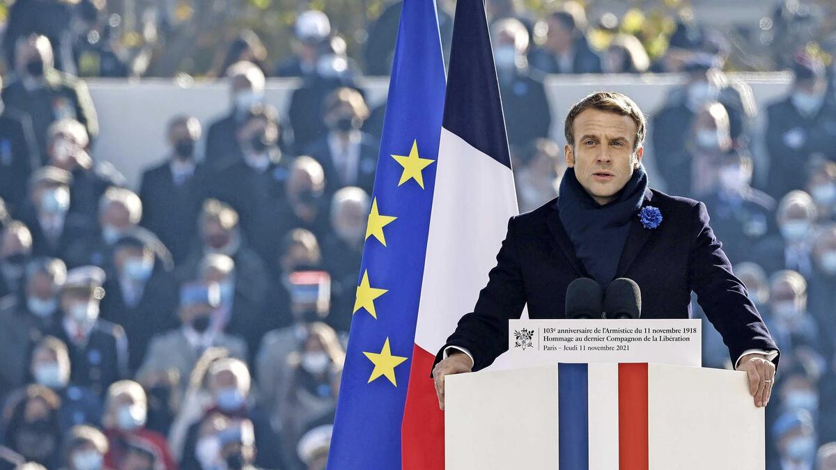President Macron heeft (stiekem) de kleur van de Franse vlag veranderd ...