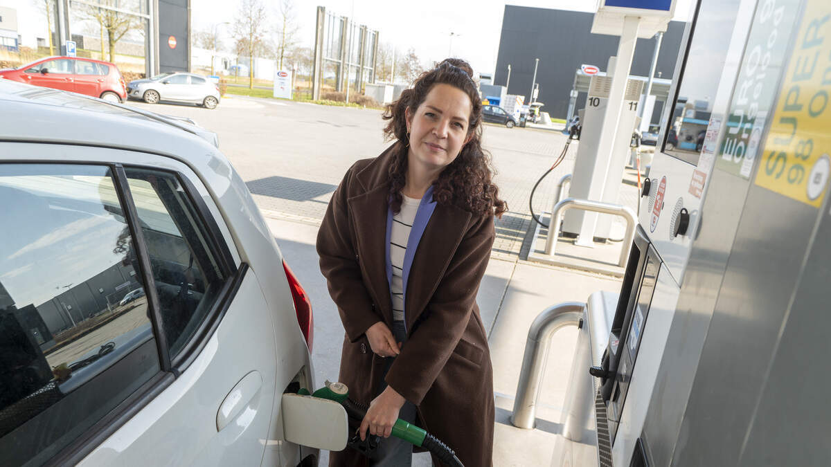 Olieprijs stijgt door oorlog Iran: benzine bijna record | De Telegraaf