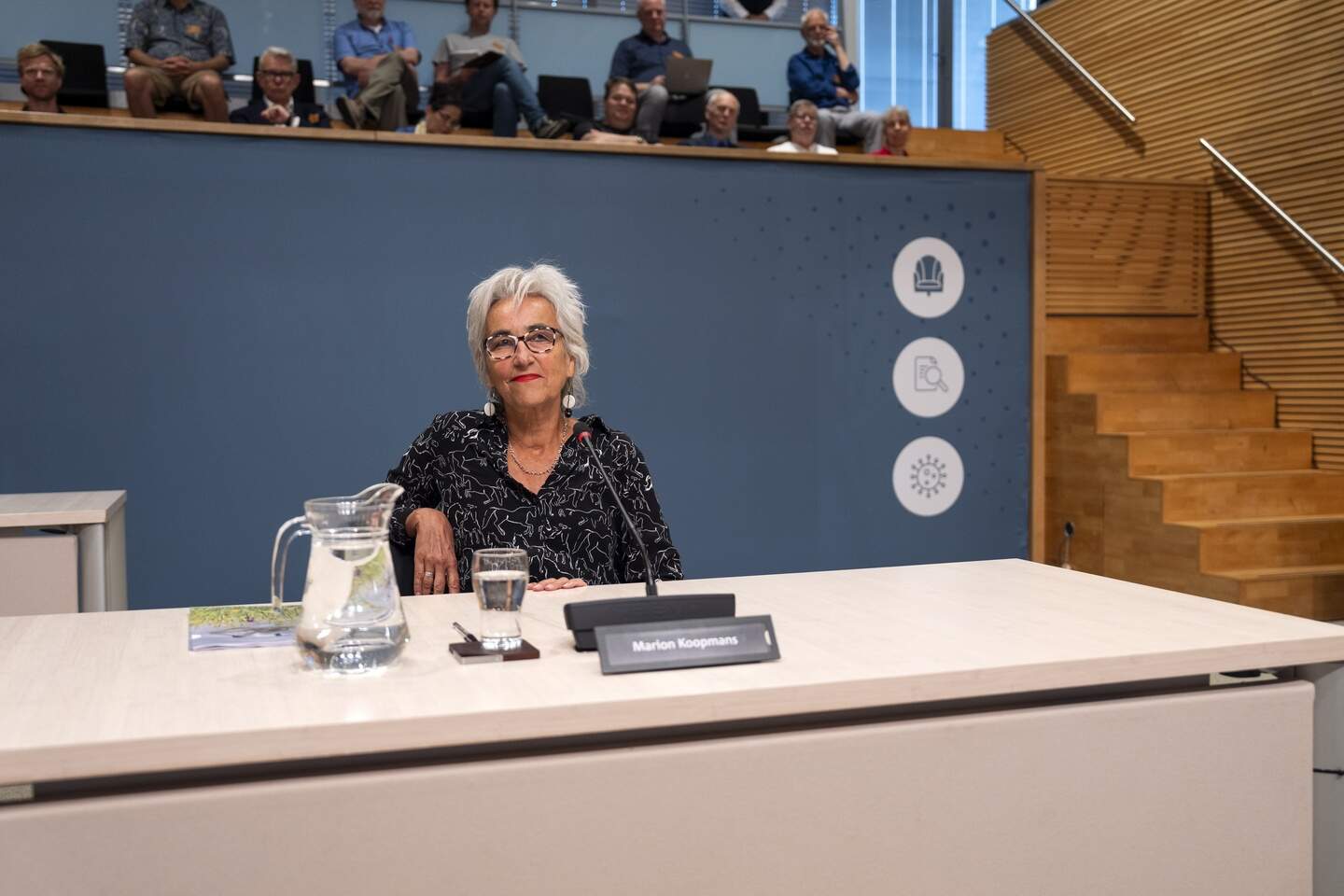 Coronaverhoren van start: Marion Koopmans als eerste onder het ...