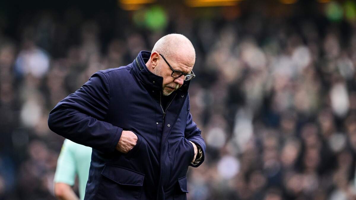 Ajax zet Fred Grim aan de kant | De Telegraaf