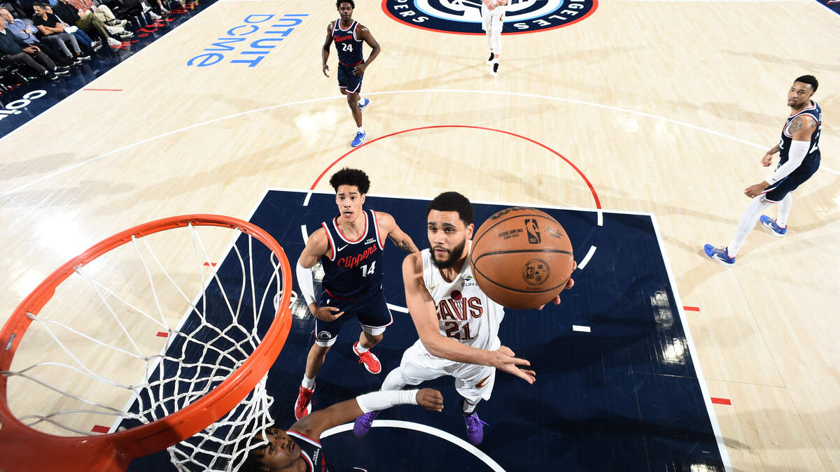 Tristan Enaruna (24) maakt NBA-debuut bij Cleveland Cavaliers | De ...