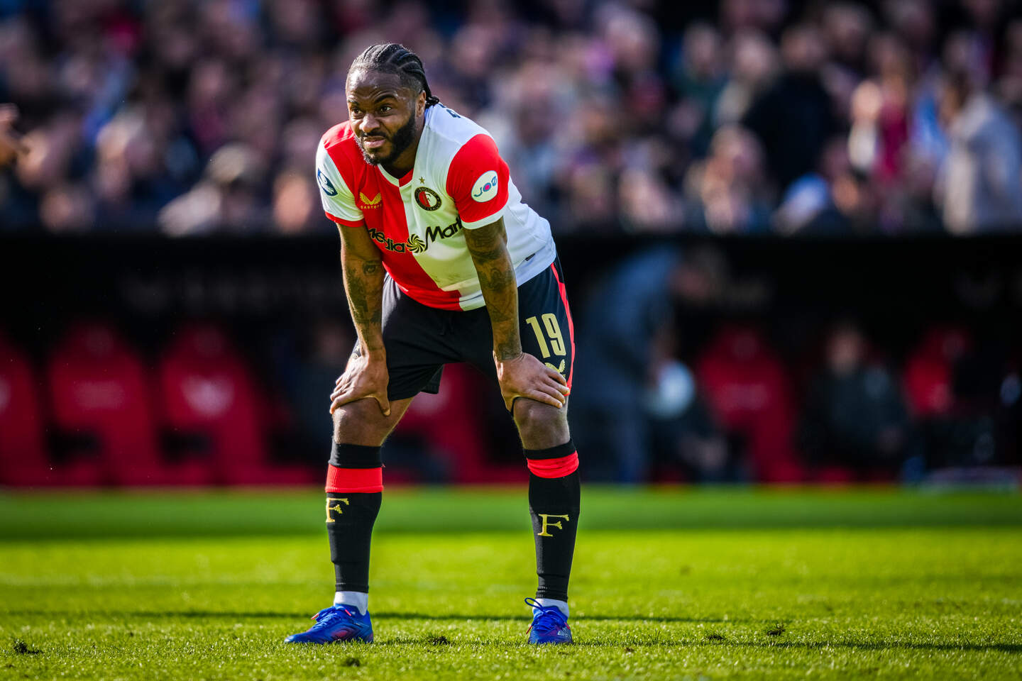 Van Persie voerde na Klassieker gesprek met Sterling: 82-voudig ...