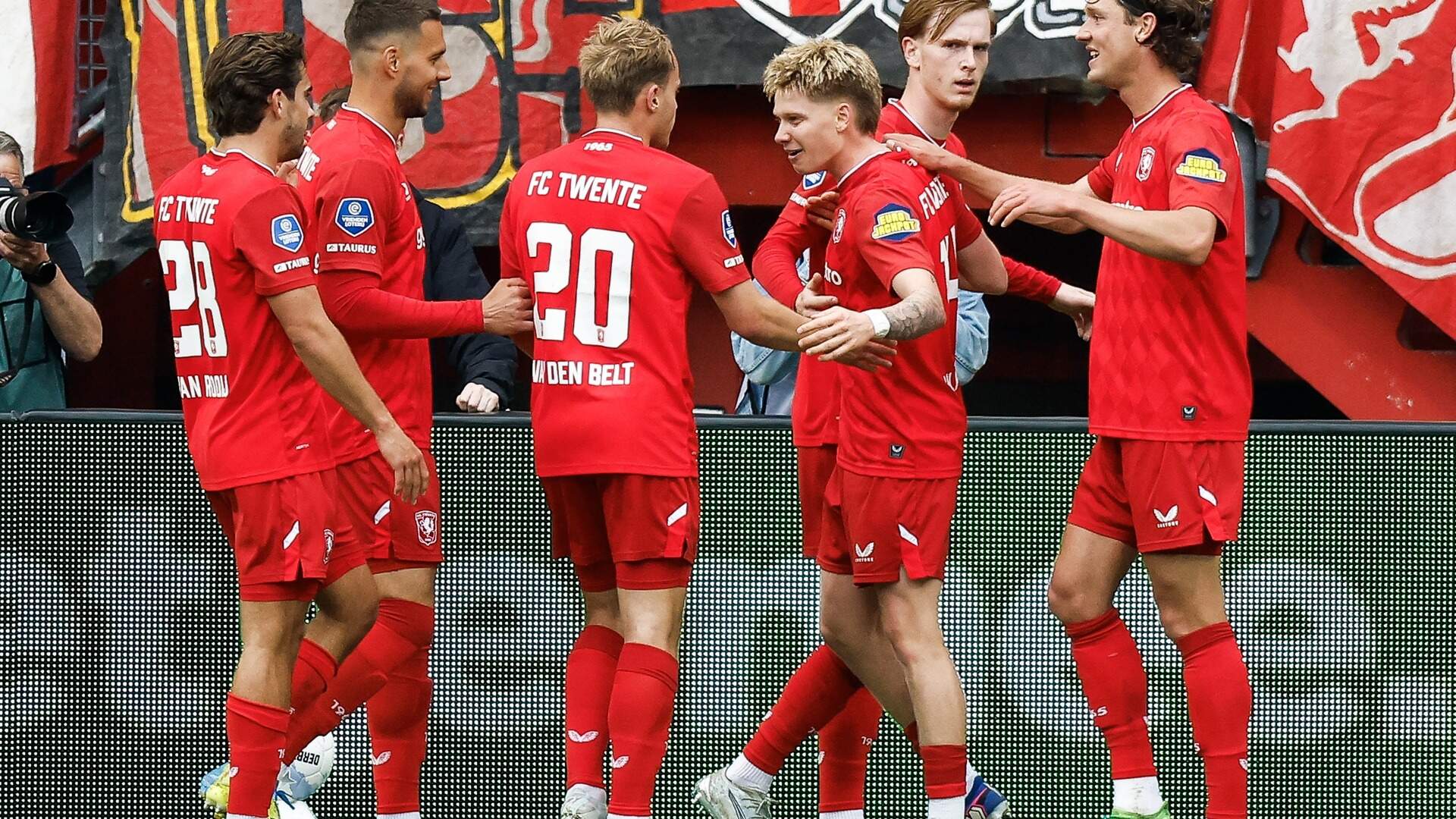 FC Twente gaat na ruime zege op Sparta slotronde Eredivisie in als ...