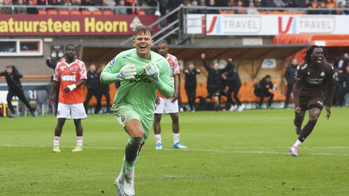 LIVE Eredivisie: Ajax moet play-offs spelen, Telstar handhaaft zich na ...